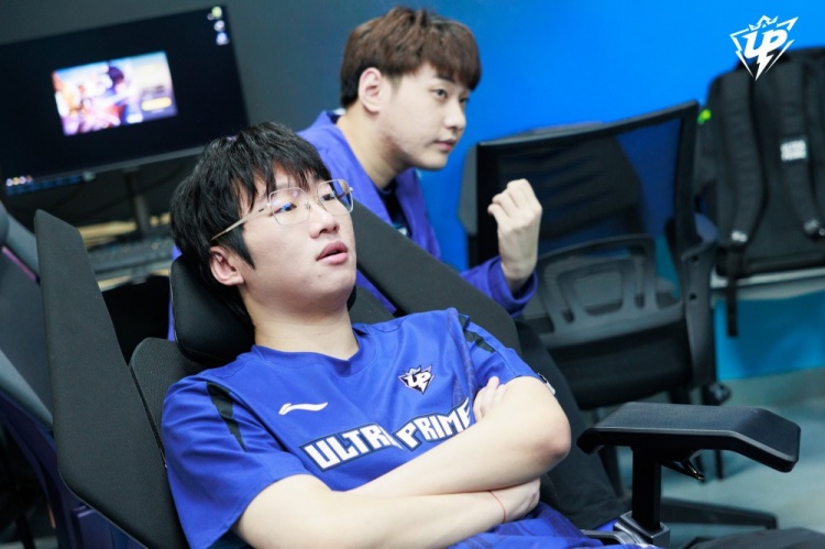 UP无缘季后赛返图：Baolan神色凝重 Ning自我思考 蕉太狼图三红温-直播吧