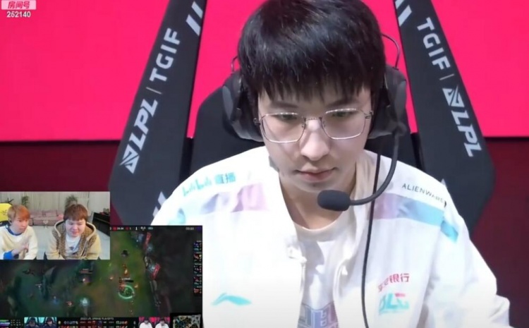 Doinb：369今天没有声音 为什么Elk永远都是往前走 他怎么那么猛-直播吧