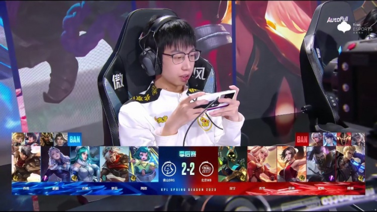 🎮梓墨狂铁致命击飞助队取胜！WB 3-2 DRG拿下赛点-直播吧
