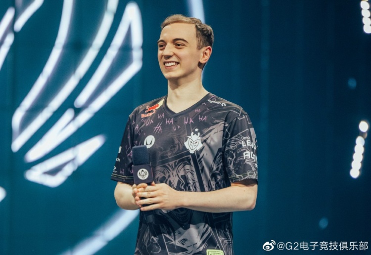 G2选手返图：Caps老爹场下疯狂庆祝 小帽喜笑颜开-直播吧