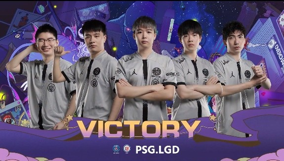 🎮DPC中国区:shiro跳刀美杜莎骑脸怎么输？LGD1-0TB-直播吧