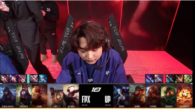 🎮Forge酒桶几何力学大招 Ning猴子拼惩手不软 UP碾压FPX拿首局-直播吧