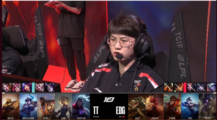 🎮1xn维鲁斯团战打出身价 UCAL沙皇关键将功赎罪助TT扳平比分-直播吧