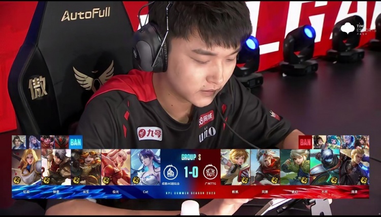 🎮科研失败！Cat海月辅助被清清战神狂铁拿捏！AG 1-1 TTG-直播吧