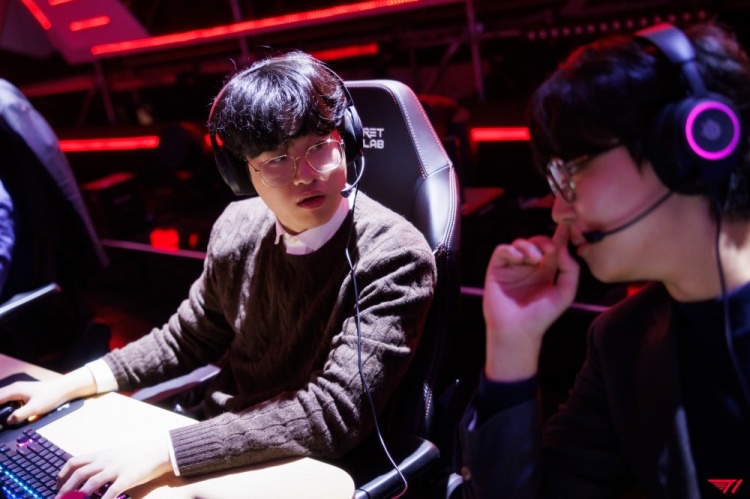 T1分享选手T1 con返图：冠军男团！-直播吧