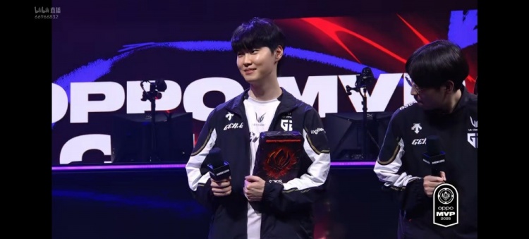 Chovy：很高兴拿到FMVP 再次挑战冠军还是有点压力和紧张感的-直播吧