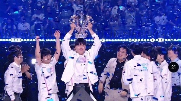 Bin斩获生涯第4座银龙杯，与369并列LPL上单位历史第一-直播吧