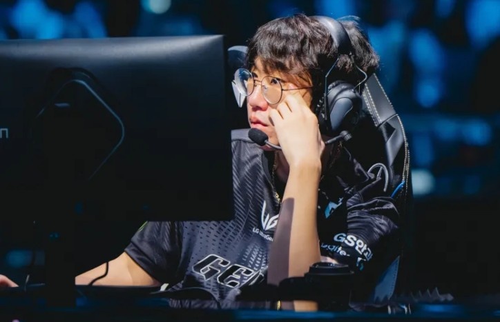 不同往昔，赛事官方分享S7与S15 BDD、Cuzz、Ruler神情对比-直播吧