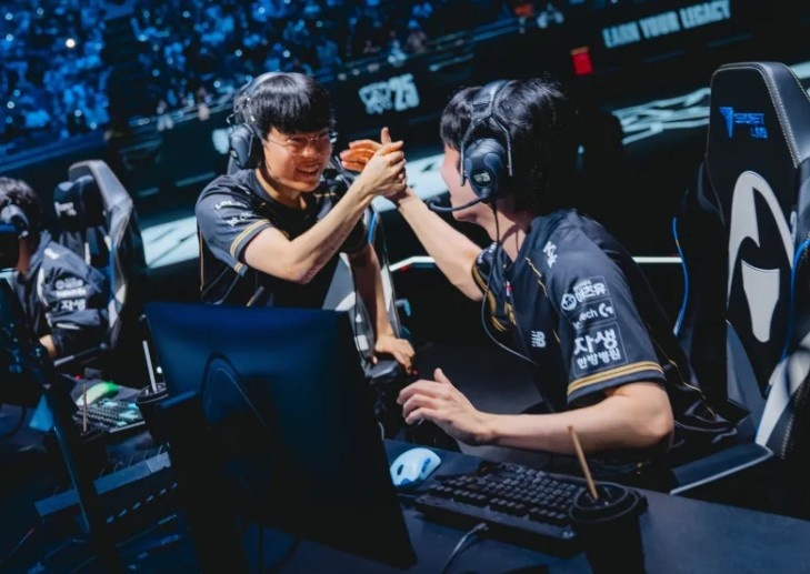 不同往昔，赛事官方分享S7与S15 BDD、Cuzz、Ruler神情对比-直播吧