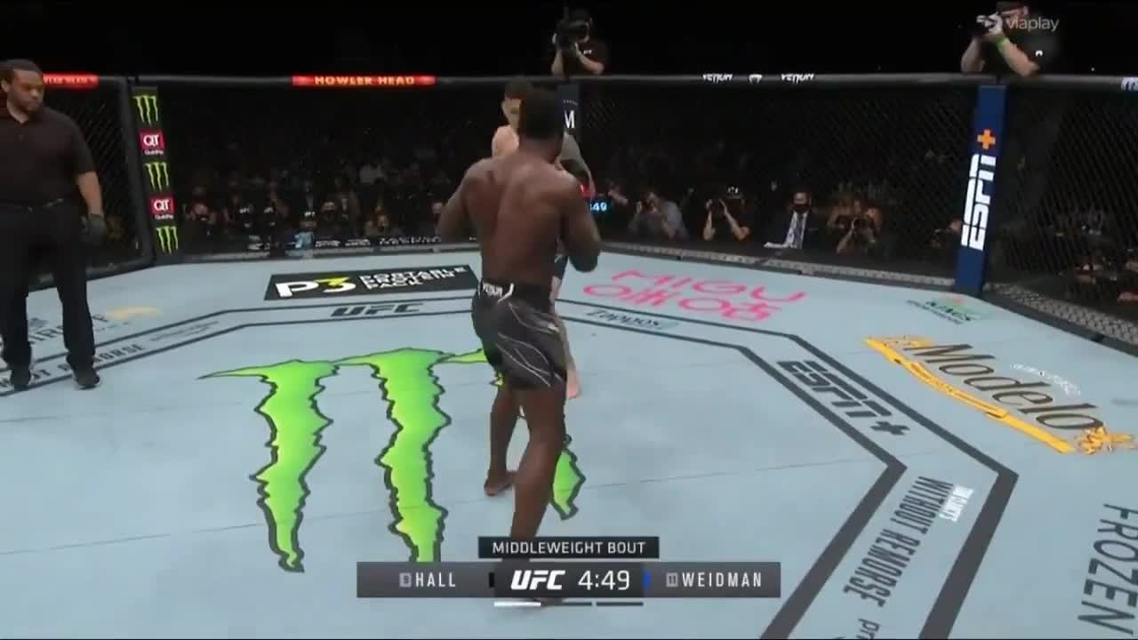 胆小慎入！美国UFC选手一脚踢断腿-直播吧zhibo8.cc