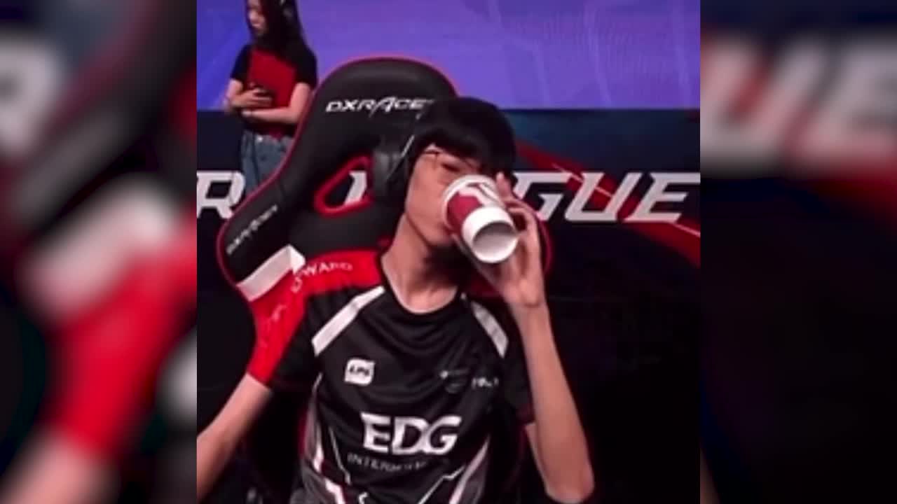 Kris的电竞名场面变身-直播吧