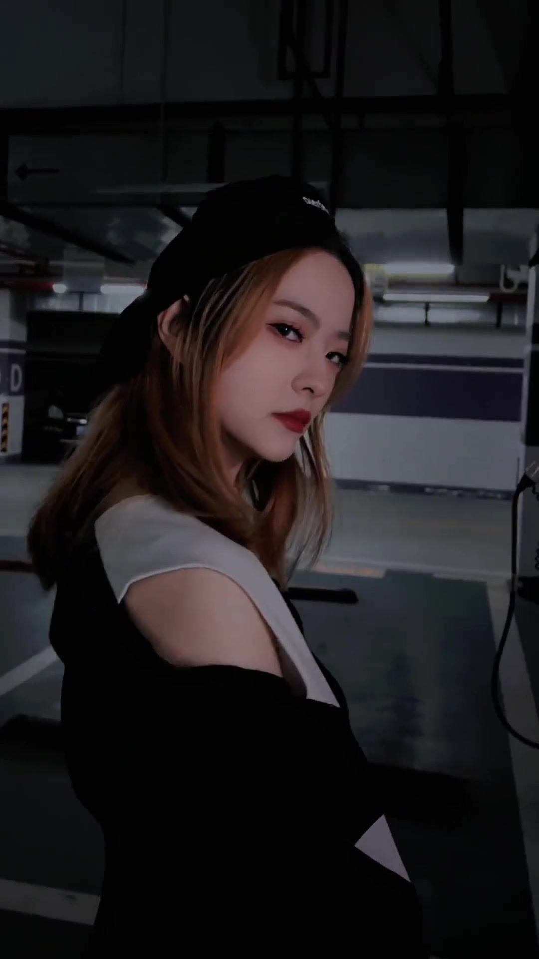 Kris：今天本色出演一个拽姐-直播吧