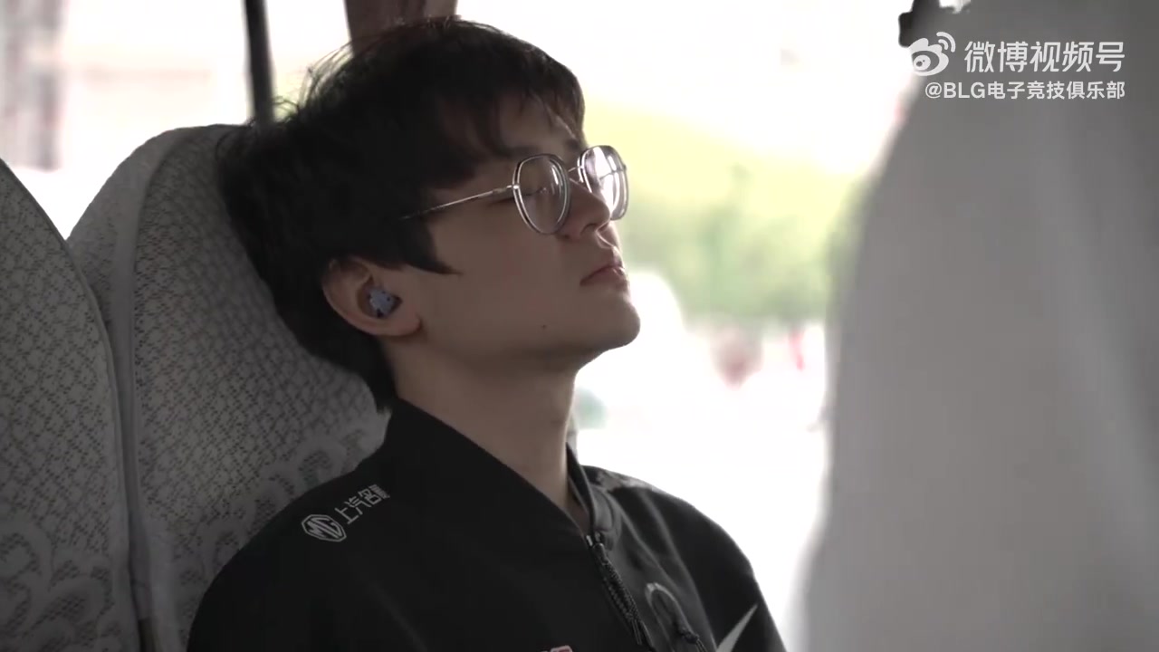 BLG发布Weiwei的告别视频：博学笃志 海涵地负 愿你前路灿灿-直播吧