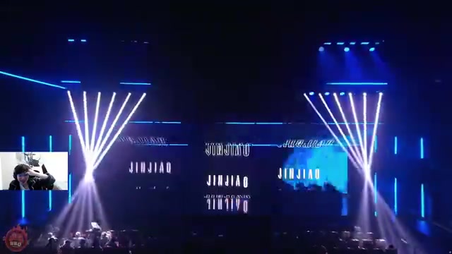 957与米勒看骆歆出场Pose：驼子姐开个培训班 给LPL选手上一课-直播吧