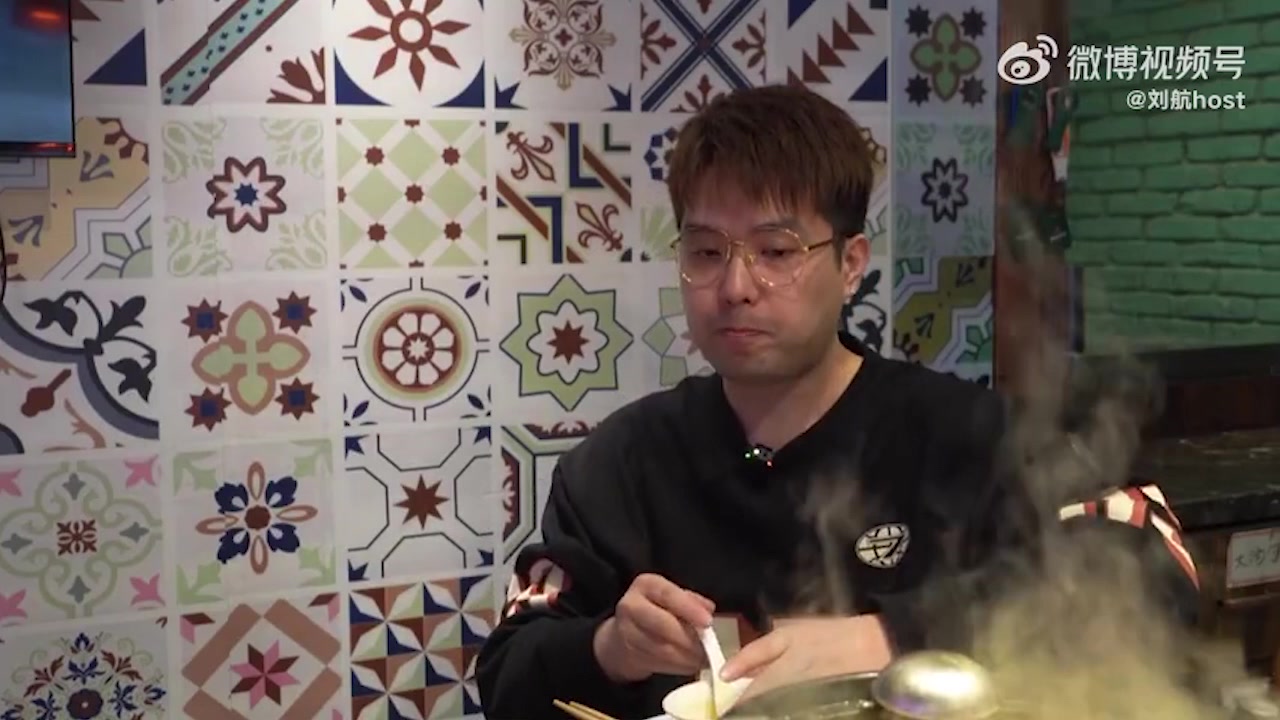 957：当时在WE三队看LPL的比赛 感觉当时的上单aluka还不如我-直播吧