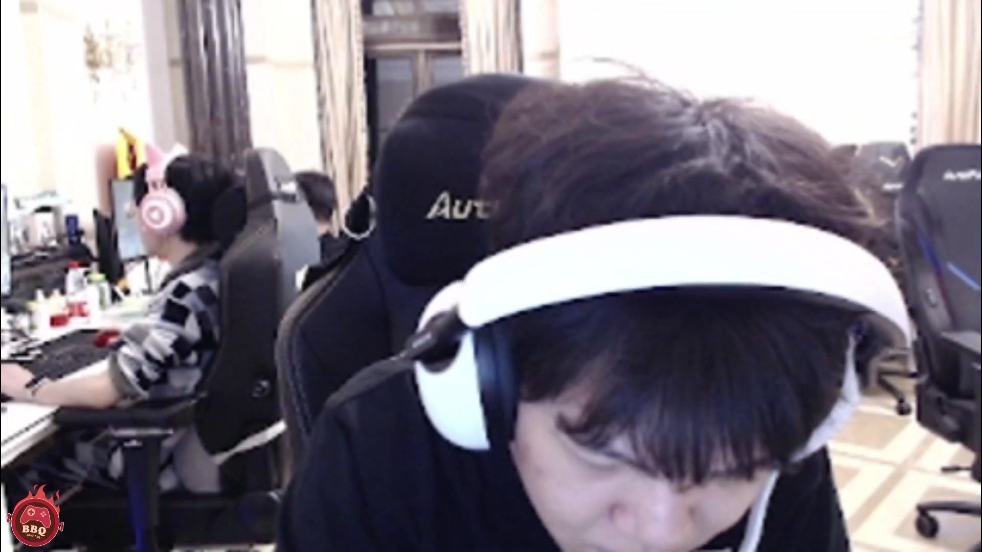 Angel谈自己微博私信多到爆炸：现在有40多万条 但我从来没看过-直播吧