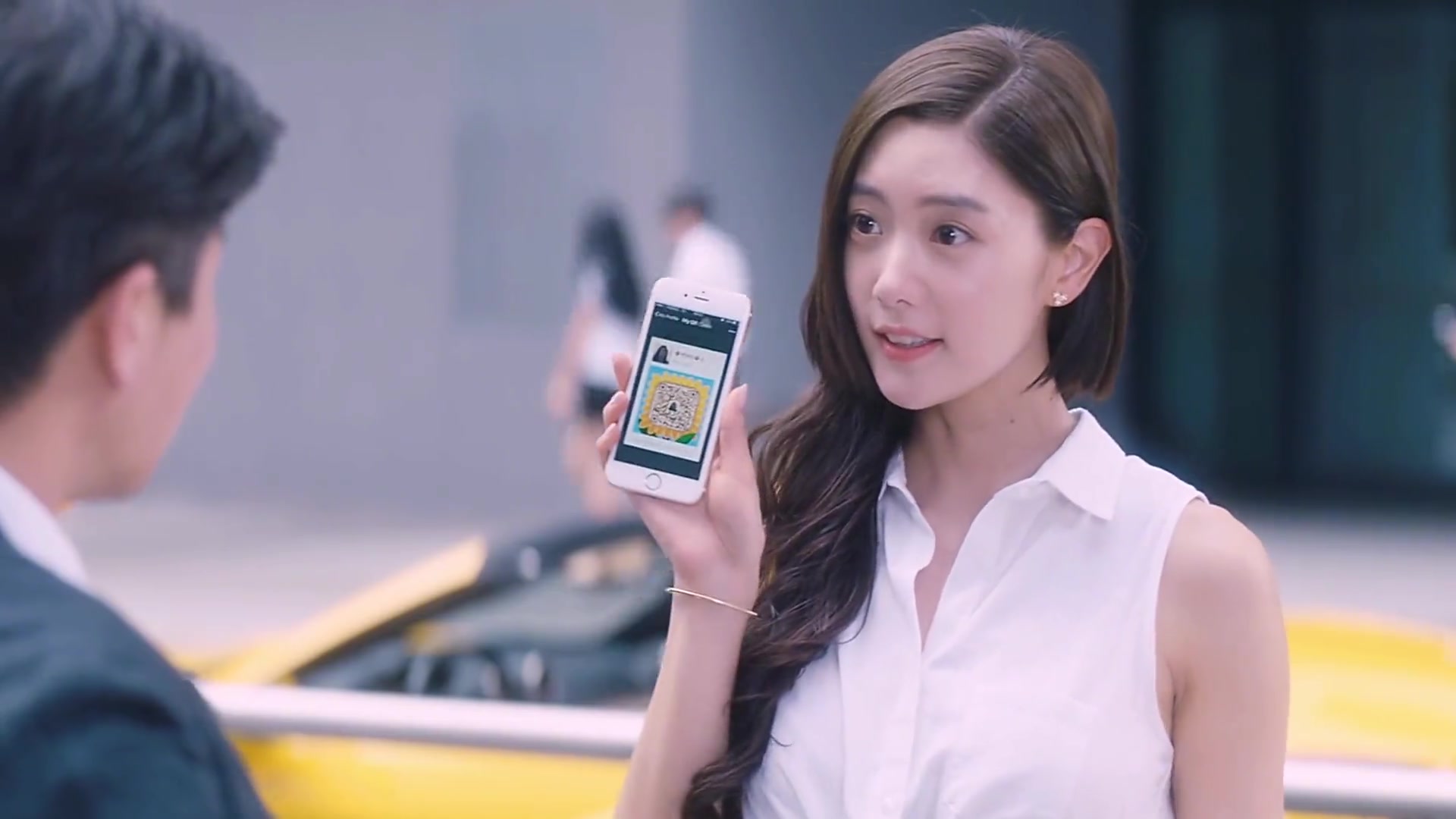 克拉拉这身材也太顶了，难怪肖央控制不住-直播吧